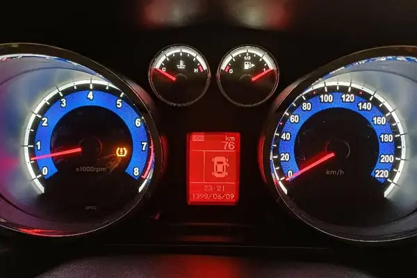 دنا پلاس EF7P 6 دنده فروشی - 1404/8/3 | باما