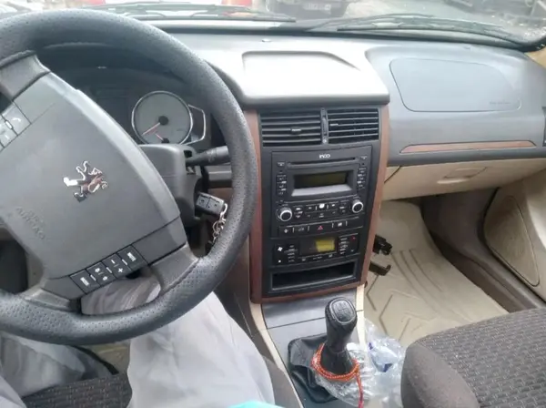 پژو پارس XU7 فروشی امروز شنبه 6 دی | باما